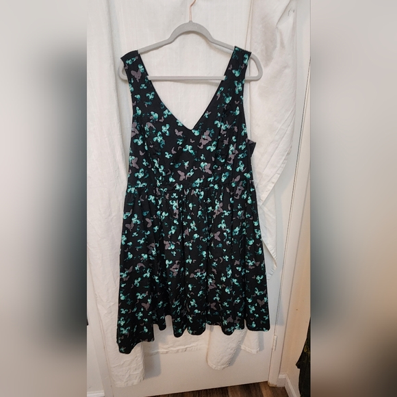 torrid | Dresses | Torrid 2w Plus Size Butterfly Print V Neck Skater ...